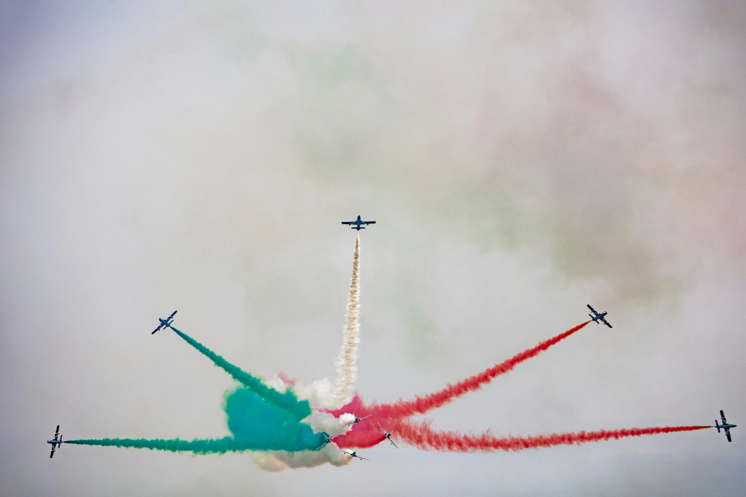 Le Frecce Tricolori si esibiranno a Pozzuoli il 21 marzo 2024, per il ... Le Frecce Tricolori si esibiranno a Pozzuoli il 21 marzo 2024, per il ...